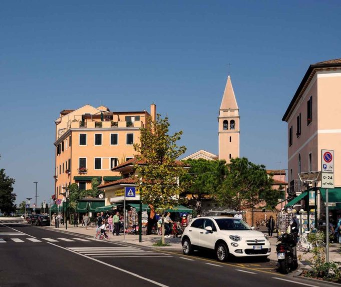 Travel Guide to the island of Lido near Venice: Tips & Infos