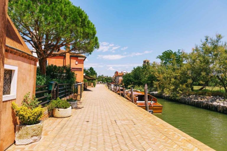 Visit the island of Torcello: Tips & Informations, How to get to the island