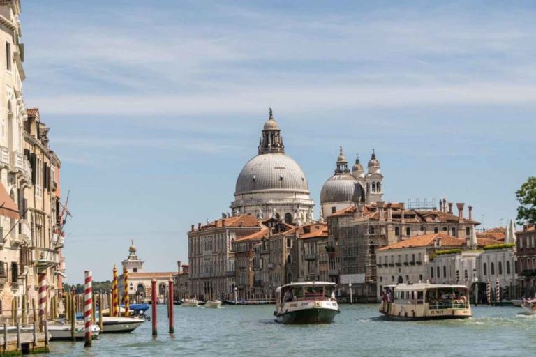 Vaporetto - water bus in Venice: prices and info